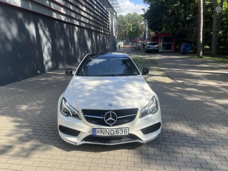 White Mercedes-Benz E 220 2013 in Alytus, with an engine capacity of 2.14 L and mileage of 287 thousand km for 11250 €, photo 4 on AUTOMOTO.COM.LV
