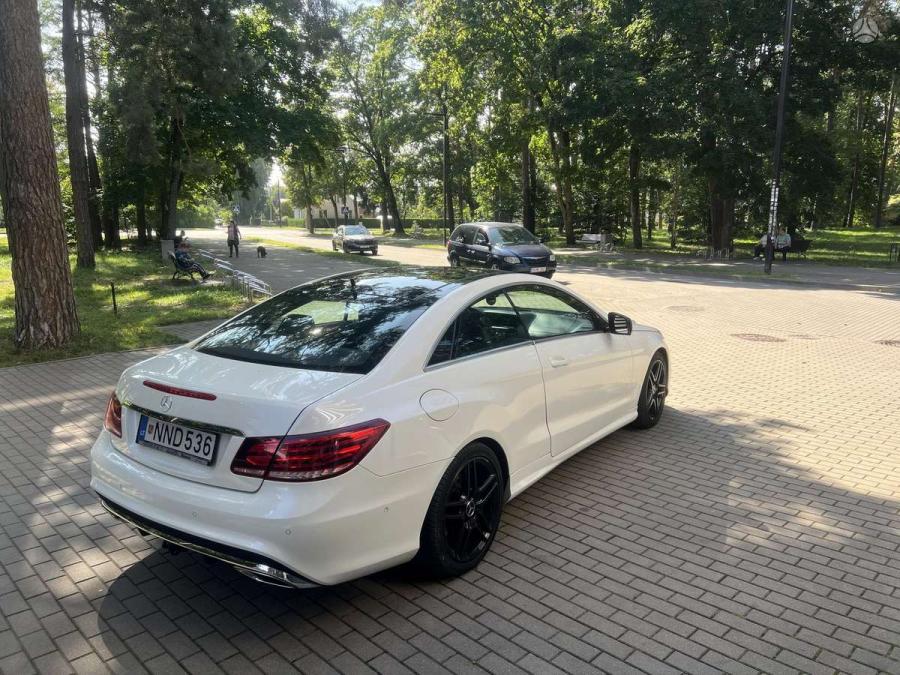 White Mercedes-Benz E 220 2013 in Alytus, with an engine capacity of 2.14 L and mileage of 287 thousand km for 11250 €, photo 8 on AUTOMOTO.COM.LV