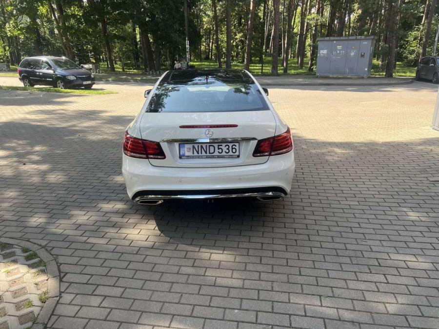 White Mercedes-Benz E 220 2013 in Alytus, with an engine capacity of 2.14 L and mileage of 287 thousand km for 11250 €, photo 9 on AUTOMOTO.COM.LV