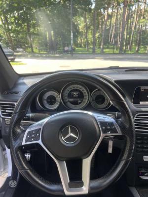 White Mercedes-Benz E 220 2013 in Alytus, with an engine capacity of 2.14 L and mileage of 287 thousand km for 11250 €, photo 11 on AUTOMOTO.COM.LV