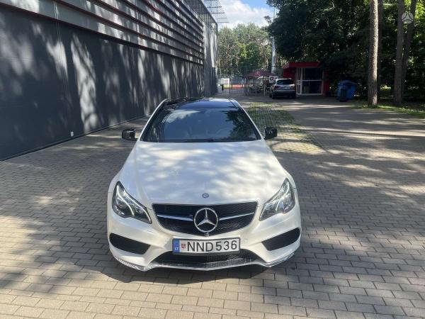 Мерседес E 220 2013 в Алитус на AUTOMOTO.COM.LV Белый Мерседес E 220 2013 в Алитус, объемом двигателя 2.14 л и пробегом 287 тыс. км за 11250 €, фото 4 на AUTOMOTO.COM.LV