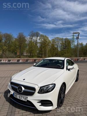 Balts Mercedes-Benz E 220 2018 Rīga, ar dzinēja tilpumu 2.00 L un nobraukumu 71 tūkst. km par 44000 €, foto  vietnē AUTOMOTO.COM.LV
