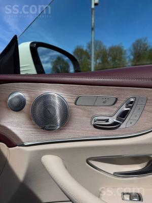 White Mercedes-Benz E 220 2018 in Riga, with an engine capacity of 2.00 L and mileage of 71 thousand km for 44000 €, photo 13 on AUTOMOTO.COM.LV