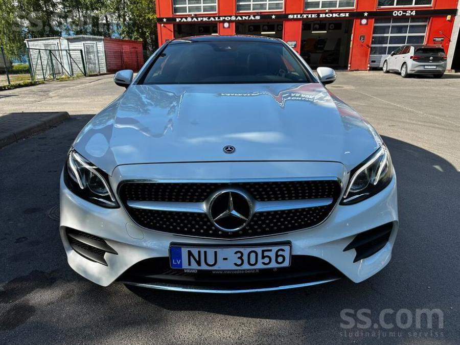 Белый Мерседес E 220 2018 в Рига, объемом двигателя 2.00 л и пробегом 127 тыс. км за 30900 €, фото 1 на AUTOMOTO.COM.LV