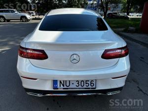 Белый Мерседес E 220 2018 в Рига, объемом двигателя 2.00 л и пробегом 127 тыс. км за 30900 €, фото 6 на AUTOMOTO.COM.LV