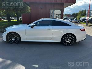 Белый Мерседес E 220 2018 в Рига, объемом двигателя 2.00 л и пробегом 127 тыс. км за 30900 €, фото 8 на AUTOMOTO.COM.LV