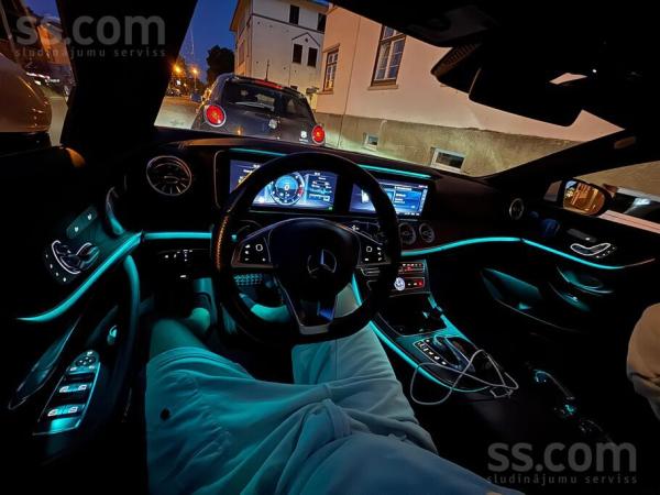 White Mercedes-Benz E 220 2018 in Riga, with an engine capacity of 2.00 L and mileage of 127 thousand km for 27900 €, photo 8 on AUTOMOTO.COM.LV
