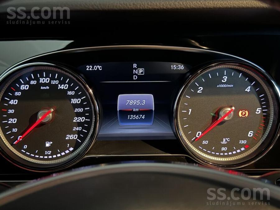 White Mercedes-Benz E 220 2018 in Riga, with an engine capacity of 2.00 L and mileage of 136 thousand km for 24990 €, photo 25 on AUTOMOTO.COM.LV