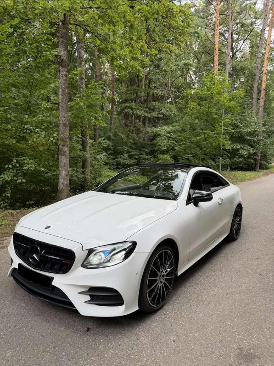 White Mercedes-Benz E 220 2018 in Kaunas, with an engine capacity of 1.96 L and mileage of 163 thousand km for 29000 €, photo 1 on AUTOMOTO.COM.LV
