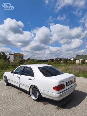 White Mercedes-Benz E 220 1998 in Moletai, with an engine capacity of 2.20 L and mileage of 320 thousand km for 1700 €, photo 9 on AUTOMOTO.COM.LV