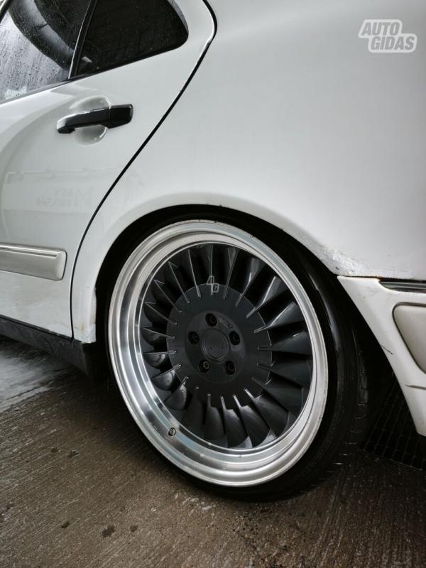 Balts Mercedes-Benz E 220 1998 Molėtai, ar dzinēja tilpumu 2.20 L un nobraukumu 320 tūkst. km par 1100 €, foto 3 vietnē AUTOMOTO.COM.LV