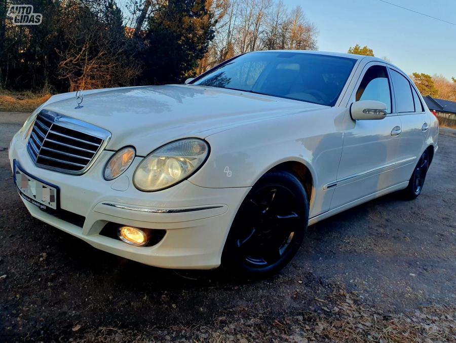 Balts Mercedes-Benz E 220 2003 Viļņa, ar dzinēja tilpumu 2.20 L un nobraukumu 345 tūkst. km par 1999 €, foto 1 vietnē AUTOMOTO.COM.LV