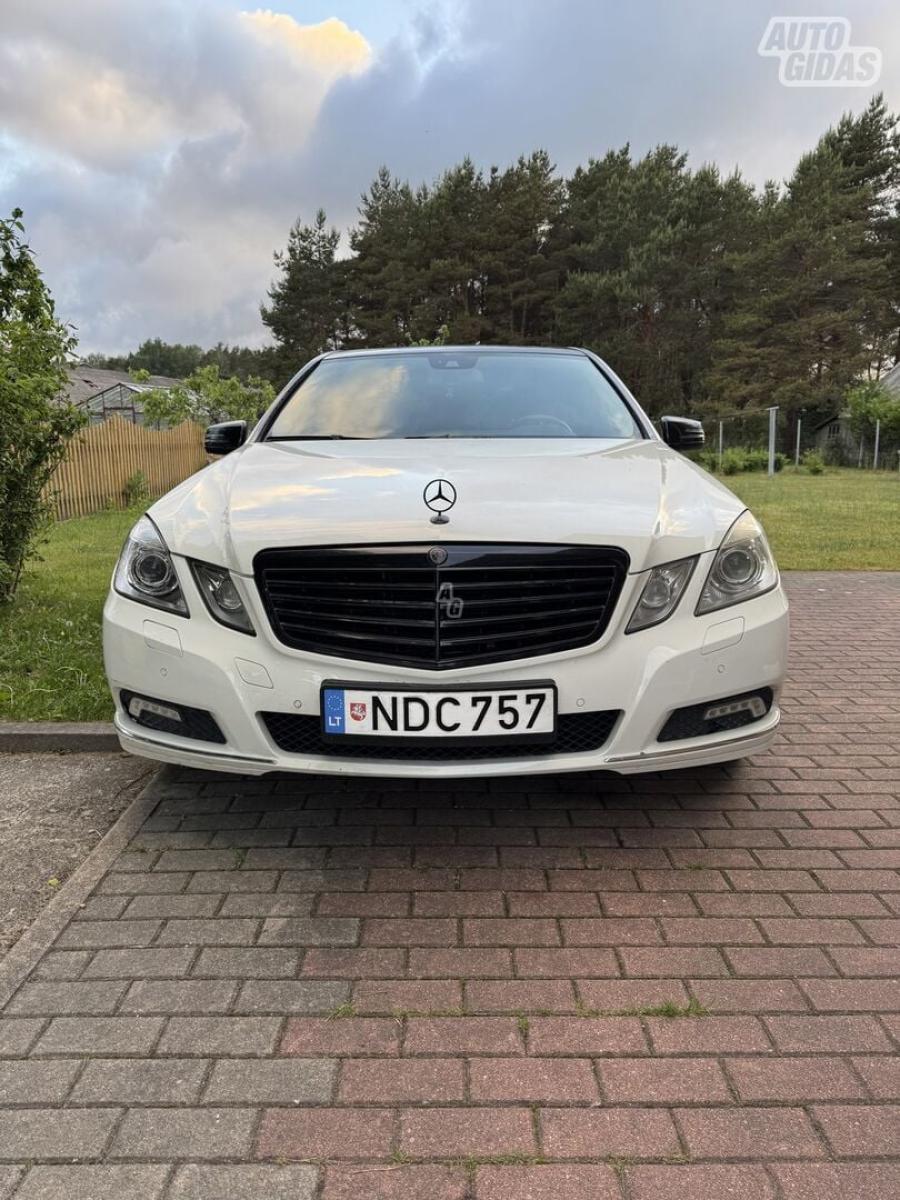 Белый Мерседес E 220 2009 в Кретинга, объемом двигателя 2.10 л и пробегом 376 тыс. км за 4050 €, фото 1 на AUTOMOTO.COM.LV