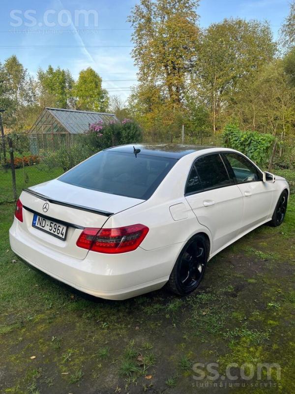 White Mercedes-Benz E 220 2009 in Aizkraukle, with an engine capacity of 2.20 L and mileage of 365 thousand km for 5000 €, photo 3 on AUTOMOTO.COM.LV
