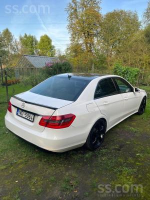 White Mercedes-Benz E 220 2009 in Aizkraukle, with an engine capacity of 2.20 L and mileage of 365 thousand km for 5000 €, photo 4 on AUTOMOTO.COM.LV