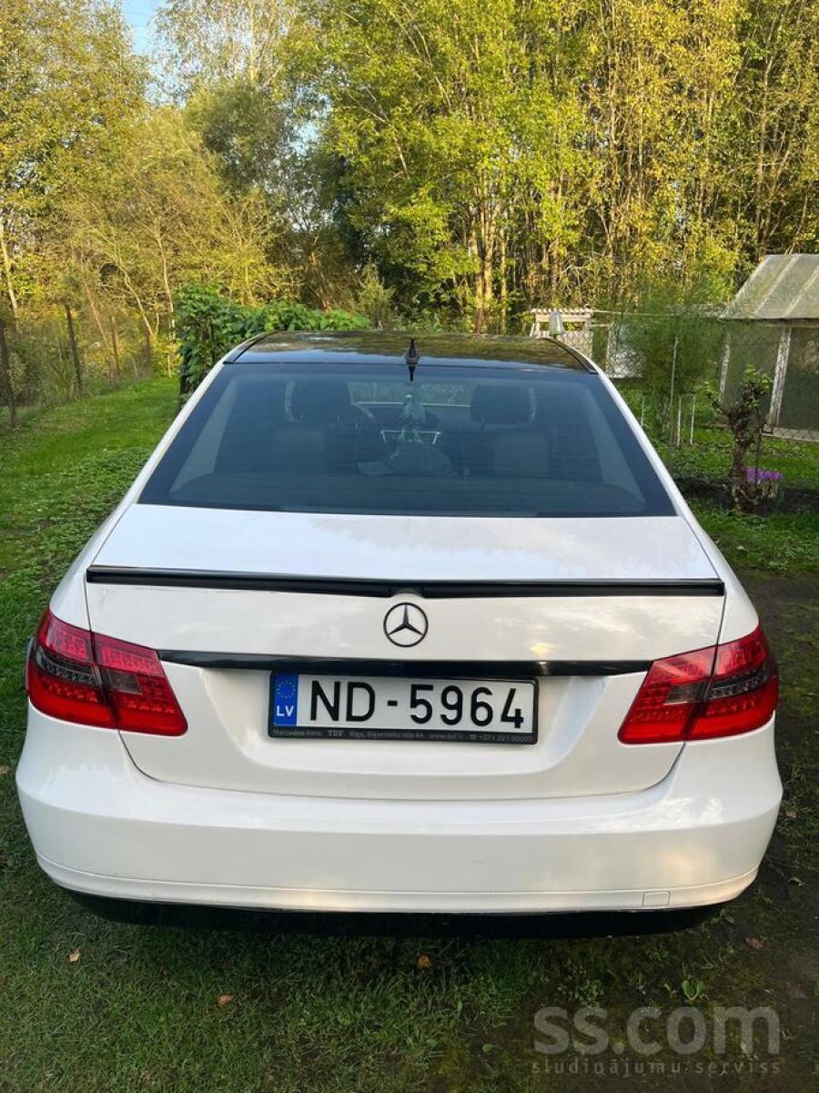 White Mercedes-Benz E 220 2009 in Aizkraukle, with an engine capacity of 2.20 L and mileage of 365 thousand km for 5000 €, photo 5 on AUTOMOTO.COM.LV
