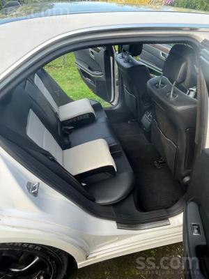 White Mercedes-Benz E 220 2009 in Aizkraukle, with an engine capacity of 2.20 L and mileage of 365 thousand km for 5000 €, photo 6 on AUTOMOTO.COM.LV