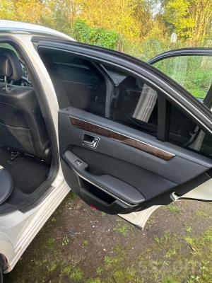 White Mercedes-Benz E 220 2009 in Aizkraukle, with an engine capacity of 2.20 L and mileage of 365 thousand km for 5000 €, photo 8 on AUTOMOTO.COM.LV