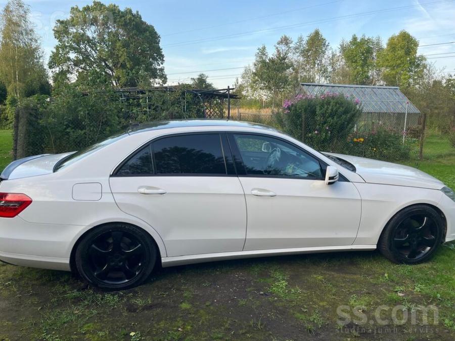White Mercedes-Benz E 220 2009 in Aizkraukle, with an engine capacity of 2.20 L and mileage of 365 thousand km for 5000 €, photo 14 on AUTOMOTO.COM.LV
