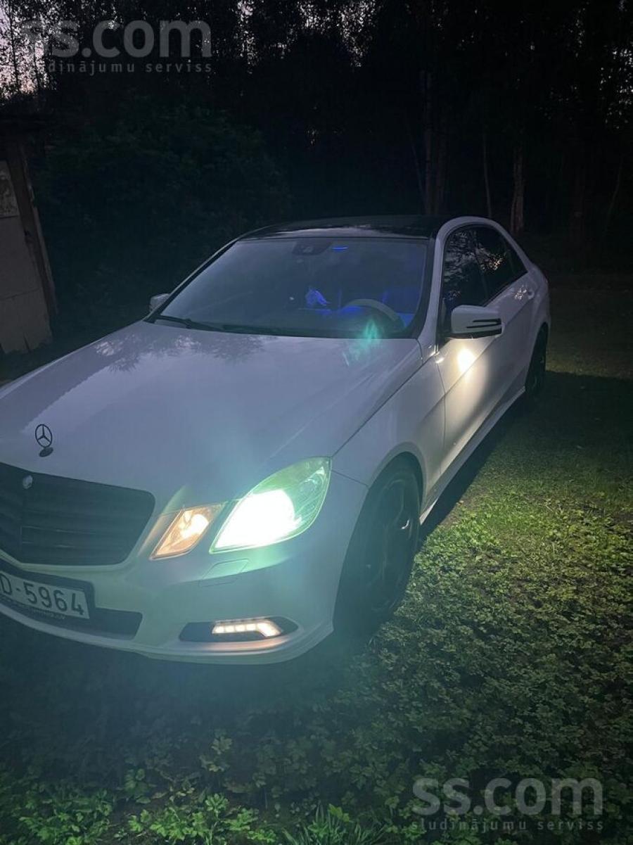 White Mercedes-Benz E 220 2009 in Aizkraukle, with an engine capacity of 2.20 L and mileage of 365 thousand km for 5000 €, photo 19 on AUTOMOTO.COM.LV