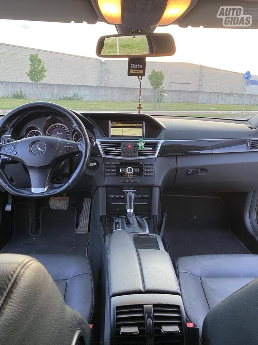 White Mercedes-Benz E 220 2009 in Kaunas, with an engine capacity of 2.10 L and mileage of 381 thousand km for 8400 €, photo 13 on AUTOMOTO.COM.LV
