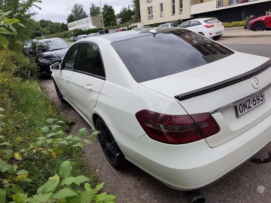 Balts Mercedes-Benz E 220 2010 Viļņa, ar dzinēja tilpumu 2.14 L un nobraukumu 600 tūkst. km par 2900 €, foto 10 vietnē AUTOMOTO.COM.LV