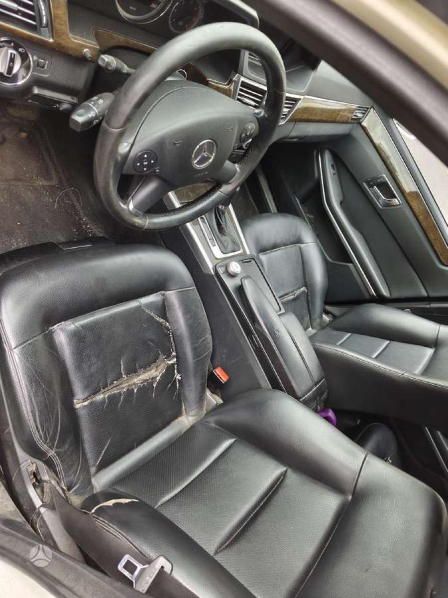Balts Mercedes-Benz E 220 2010 Viļņa, ar dzinēja tilpumu 2.14 L un nobraukumu 600 tūkst. km par 2900 €, foto 12 vietnē AUTOMOTO.COM.LV