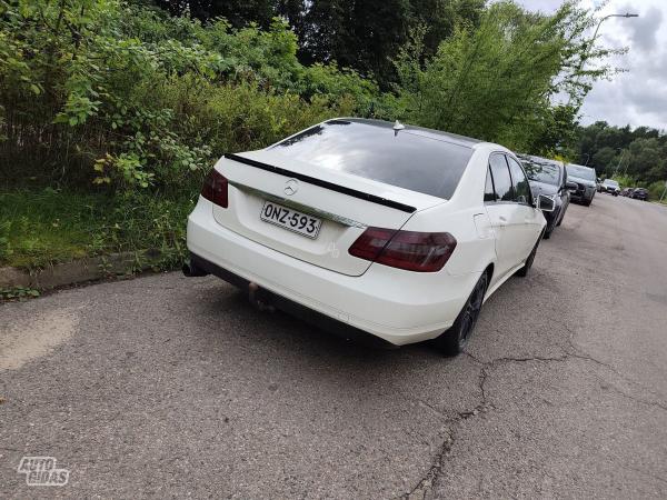 White Mercedes-Benz E 220 2010 in Vilnius, with an engine capacity of 2.20 L and mileage of 600 thousand km for 2800 €, photo 2 on AUTOMOTO.COM.LV