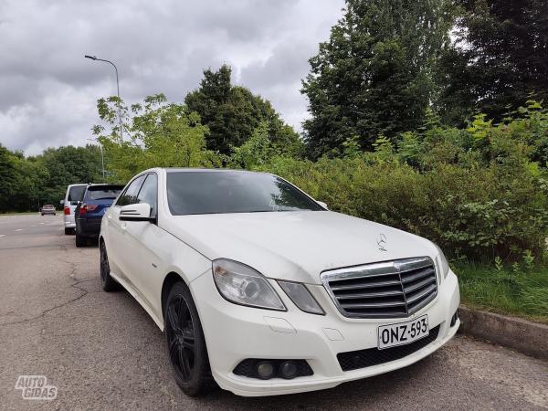 White Mercedes-Benz E 220 2010 in Vilnius, with an engine capacity of 2.20 L and mileage of 600 thousand km for 2800 €, photo 4 on AUTOMOTO.COM.LV