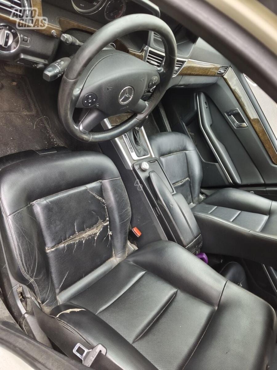 White Mercedes-Benz E 220 2010 in Vilnius, with an engine capacity of 2.20 L and mileage of 600 thousand km for 2800 €, photo 14 on AUTOMOTO.COM.LV