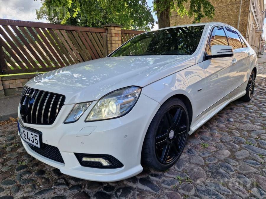 Белый Мерседес E 220 2011 в Талси, объемом двигателя 2.20 л и пробегом 301 тыс. км за 8700 €, фото 3 на AUTOMOTO.COM.LV