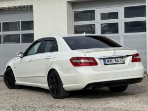 Белый Мерседес E 220 2011 в Тукумс, объемом двигателя 2.20 л и пробегом 300 тыс. км за 6799 €, фото 4 на AUTOMOTO.COM.LV