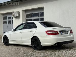 Белый Мерседес E 220 2011 в Тукумс, объемом двигателя 2.20 л и пробегом 300 тыс. км за 6799 €, фото 6 на AUTOMOTO.COM.LV