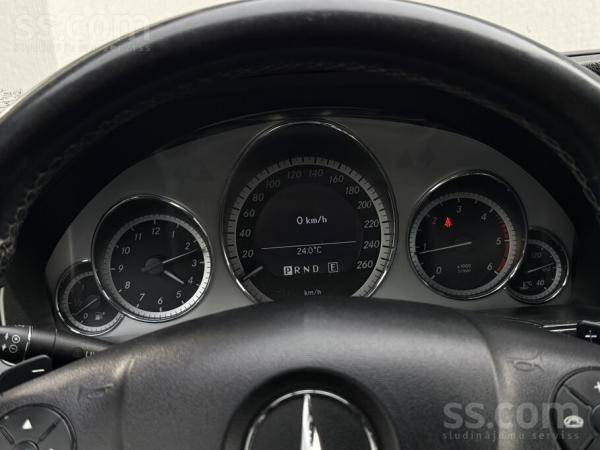 White Mercedes-Benz E 220 2011 in Tukums, with an engine capacity of 2.20 L and mileage of 300 thousand km for 6799 €, photo 11 on AUTOMOTO.COM.LV