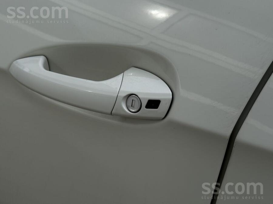 Белый Мерседес E 220 2011 в Тукумс, объемом двигателя 2.20 л и пробегом 300 тыс. км за 6799 €, фото 16 на AUTOMOTO.COM.LV