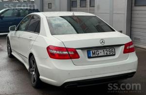 White Mercedes-Benz E 220 2012 in Riga, with an engine capacity of 2.20 L and mileage of 226 thousand km for 7500 €, photo 3 on AUTOMOTO.COM.LV