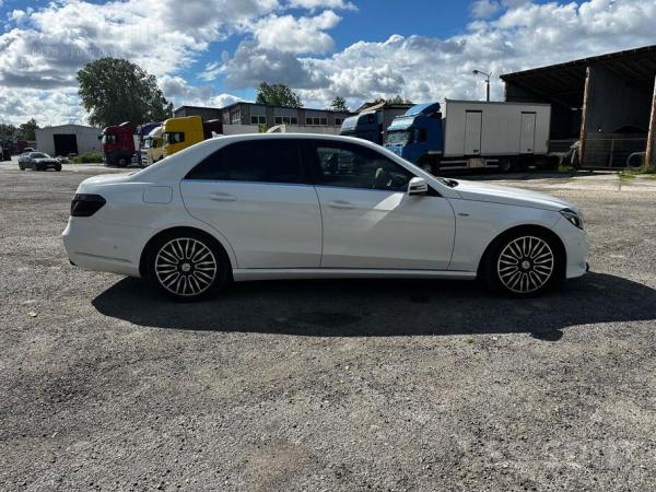 Balts Mercedes-Benz E 220 2013 Rīga, ar dzinēja tilpumu 2.20 L un nobraukumu 125 tūkst. km par 13600 €, foto 3 vietnē AUTOMOTO.COM.LV