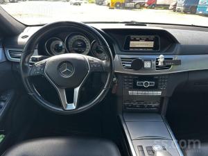 Белый Мерседес E 220 2013 в Рига, объемом двигателя 2.20 л и пробегом 125 тыс. км за 13600 €, фото 6 на AUTOMOTO.COM.LV
