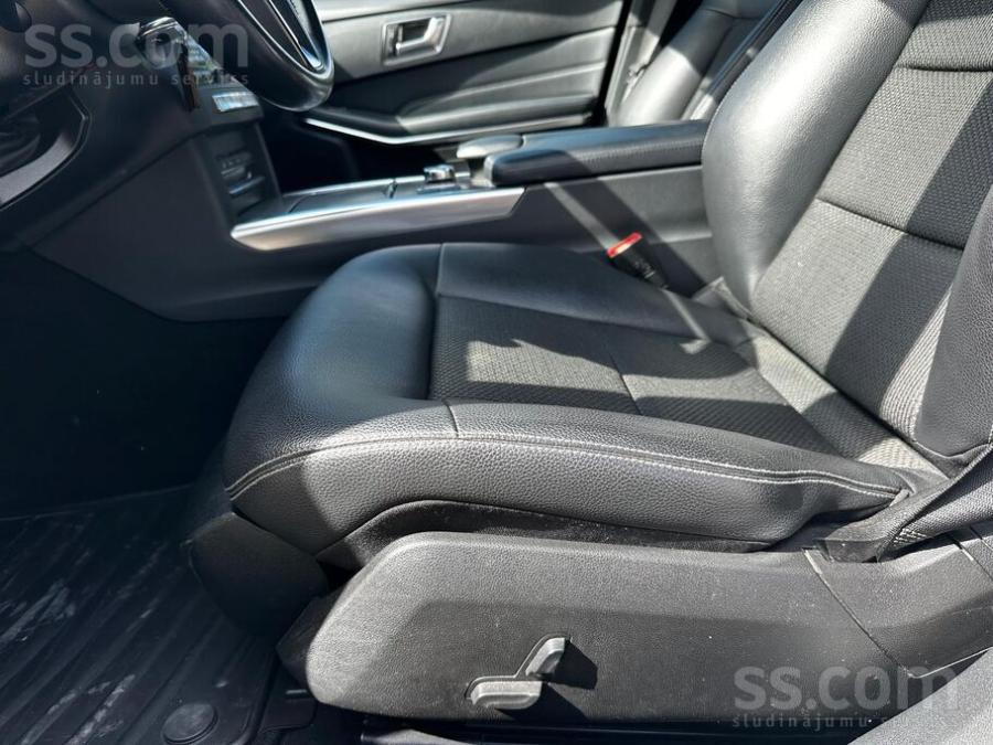 Белый Мерседес E 220 2013 в Рига, объемом двигателя 2.20 л и пробегом 125 тыс. км за 13600 €, фото 9 на AUTOMOTO.COM.LV