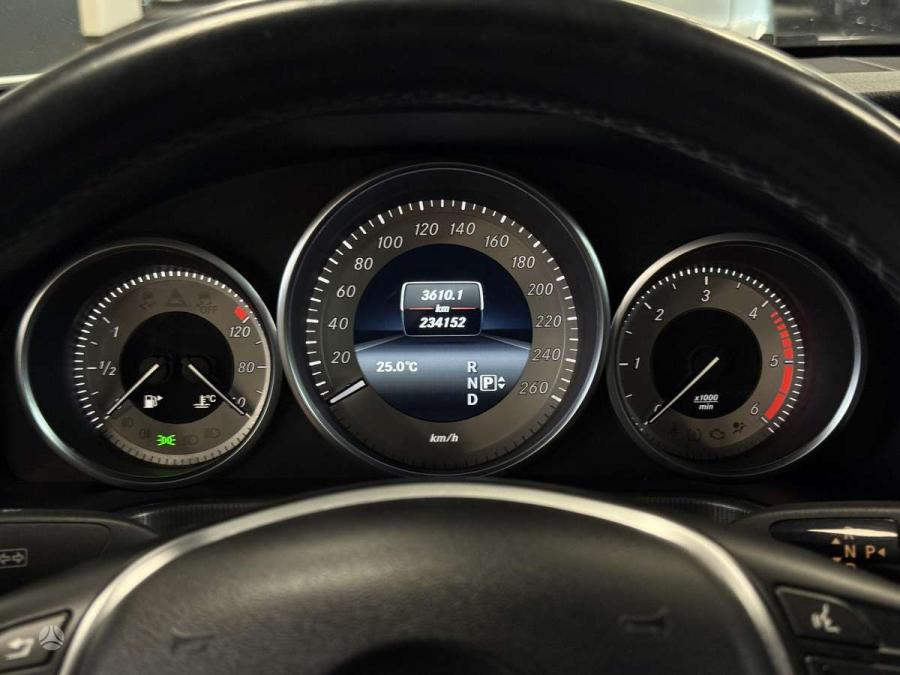 White Mercedes-Benz E 220 2013 in Klaipeda, with an engine capacity of 2.14 L and mileage of 234 thousand km for 13500 €, photo 5 on AUTOMOTO.COM.LV