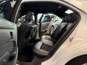 White Mercedes-Benz E 220 2013 in Klaipeda, with an engine capacity of 2.14 L and mileage of 234 thousand km for 13500 €, photo 10 on AUTOMOTO.COM.LV