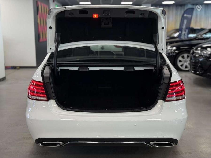 White Mercedes-Benz E 220 2013 in Klaipeda, with an engine capacity of 2.14 L and mileage of 234 thousand km for 13500 €, photo 11 on AUTOMOTO.COM.LV