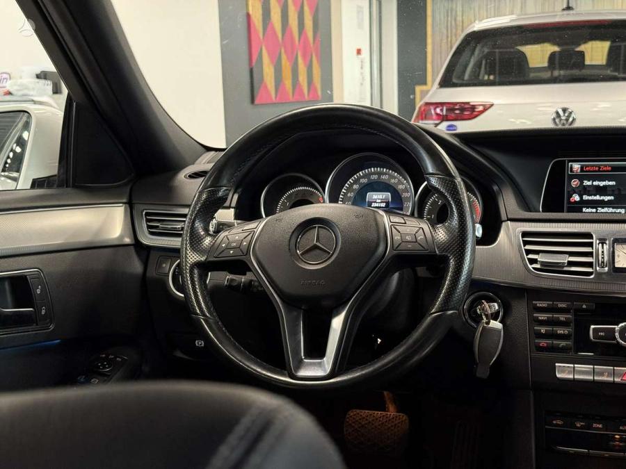 White Mercedes-Benz E 220 2013 in Klaipeda, with an engine capacity of 2.14 L and mileage of 234 thousand km for 13500 €, photo 23 on AUTOMOTO.COM.LV