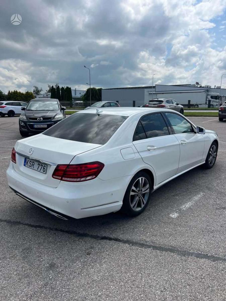 White Mercedes-Benz E 220 2014 in Marijampole, with an engine capacity of 2.14 L and mileage of 389 thousand km for 7300 €, photo 5 on AUTOMOTO.COM.LV