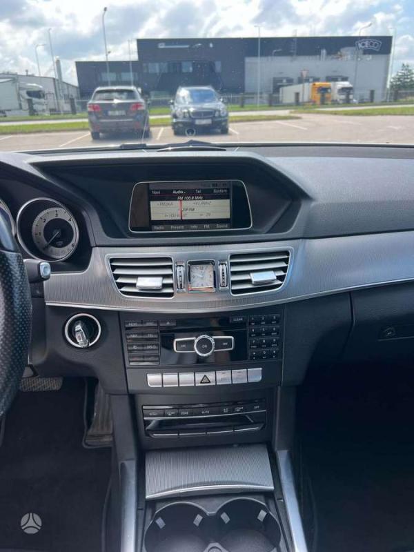 White Mercedes-Benz E 220 2014 in Marijampole, with an engine capacity of 2.14 L and mileage of 389 thousand km for 7300 €, photo 7 on AUTOMOTO.COM.LV
