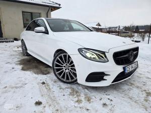Белый Мерседес E 220 2016 в Шилуте, объемом двигателя 2.00 л и пробегом 500 тыс. км за 16800 €, фото  на AUTOMOTO.COM.LV