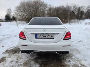 Белый Мерседес E 220 2016 в Шилуте, объемом двигателя 2.00 л и пробегом 500 тыс. км за 16800 €, фото 13 на AUTOMOTO.COM.LV