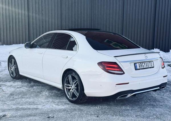 White Mercedes-Benz E 220 2016 in Kaunas, with an engine capacity of 1.95 L and mileage of 269 thousand km for 17900 €, photo 5 on AUTOMOTO.COM.LV