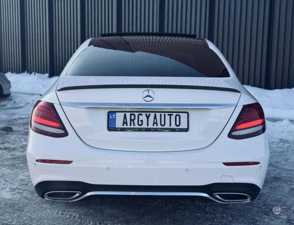 White Mercedes-Benz E 220 2016 in Kaunas, with an engine capacity of 1.95 L and mileage of 269 thousand km for 17900 €, photo 6 on AUTOMOTO.COM.LV
