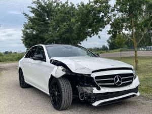 Balts Mercedes-Benz E 220 2016 Kauņa, ar dzinēja tilpumu 1.95 L un nobraukumu 198 tūkst. km par 11650 €, foto  vietnē AUTOMOTO.COM.LV